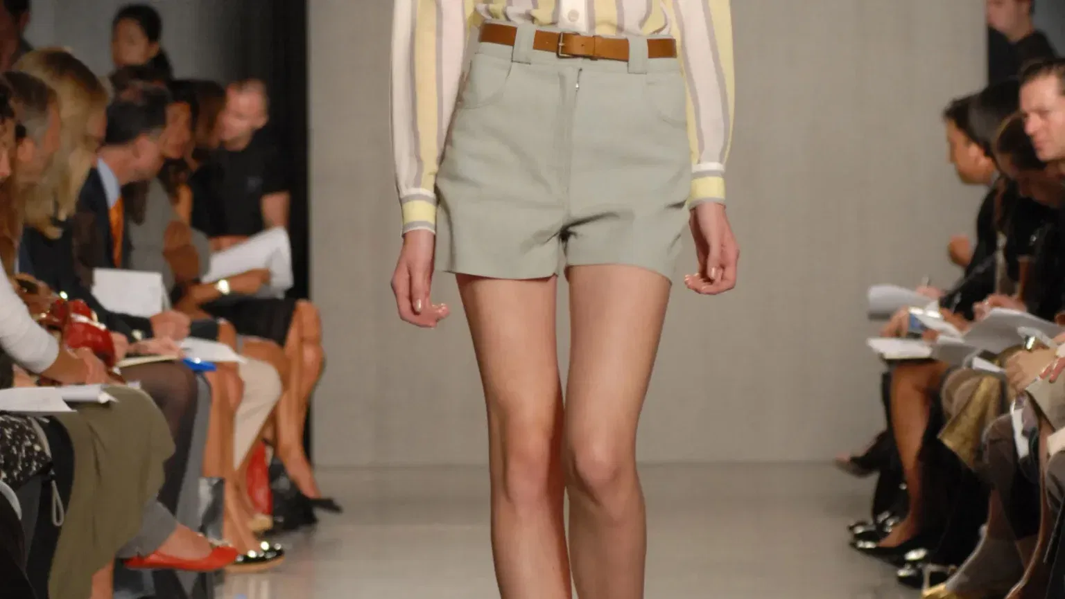 The Truth About the Thigh Gap: Why This Harmful Trend Still Haunts ...